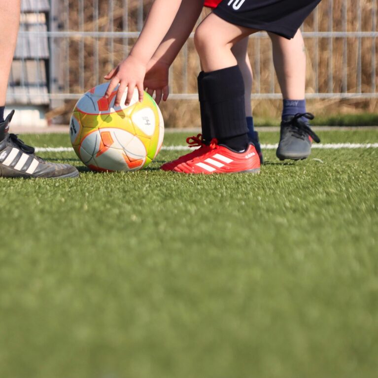 Der Ball im Fußball: Daten, Maße & Fakten 2025